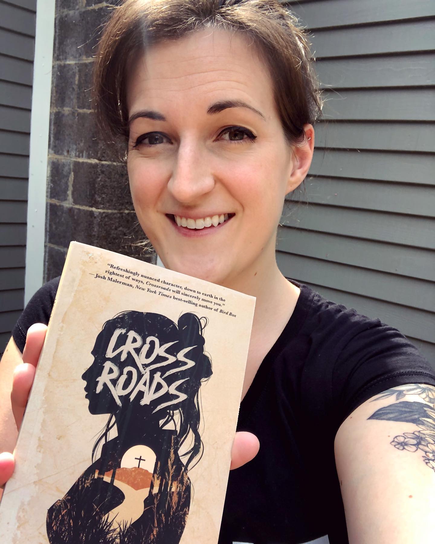 [Book Review] Crossroads by Laurel Hightower | Erica Robyn Reads