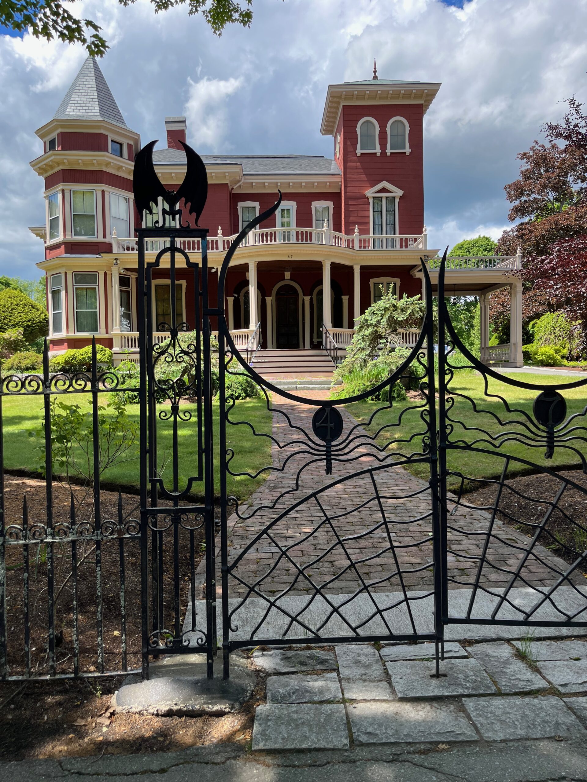 Visiting Stephen King's Old House - Erica Robyn Reads