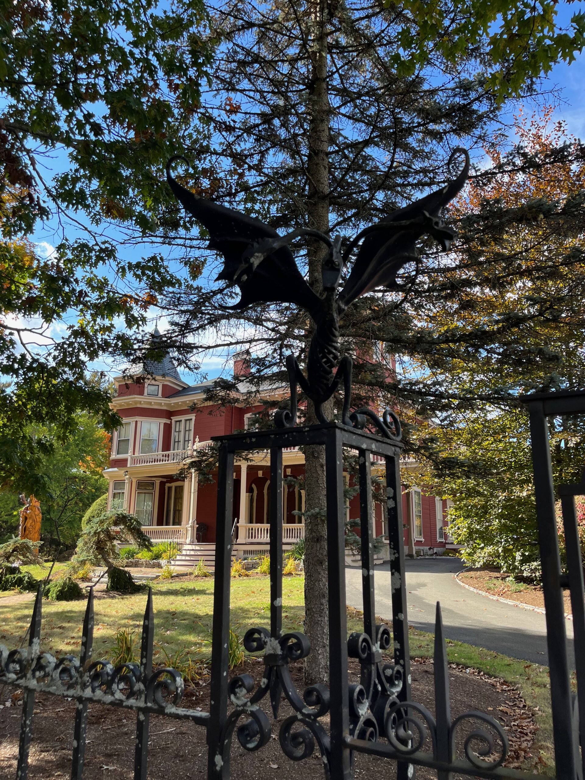 Visiting Stephen King’s Old House | Visit 2 - Erica Robyn Reads