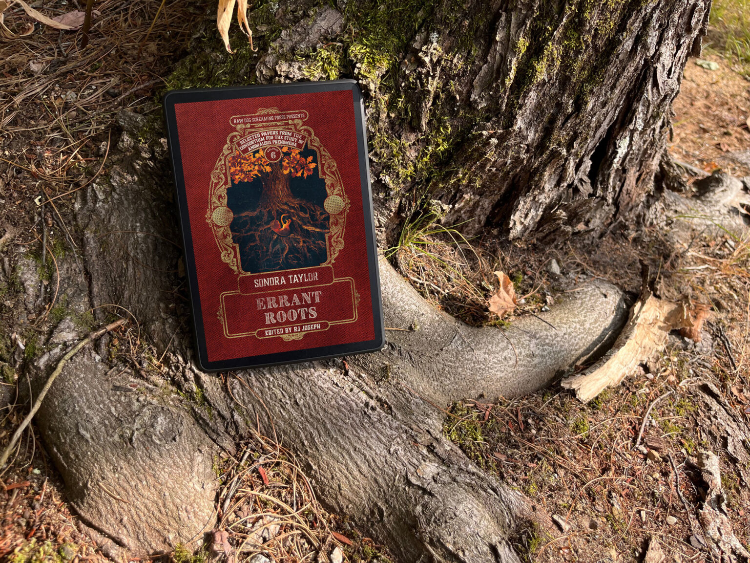 Errant Roots by Sonora Taylor | Book Review - Erica Robyn Reads